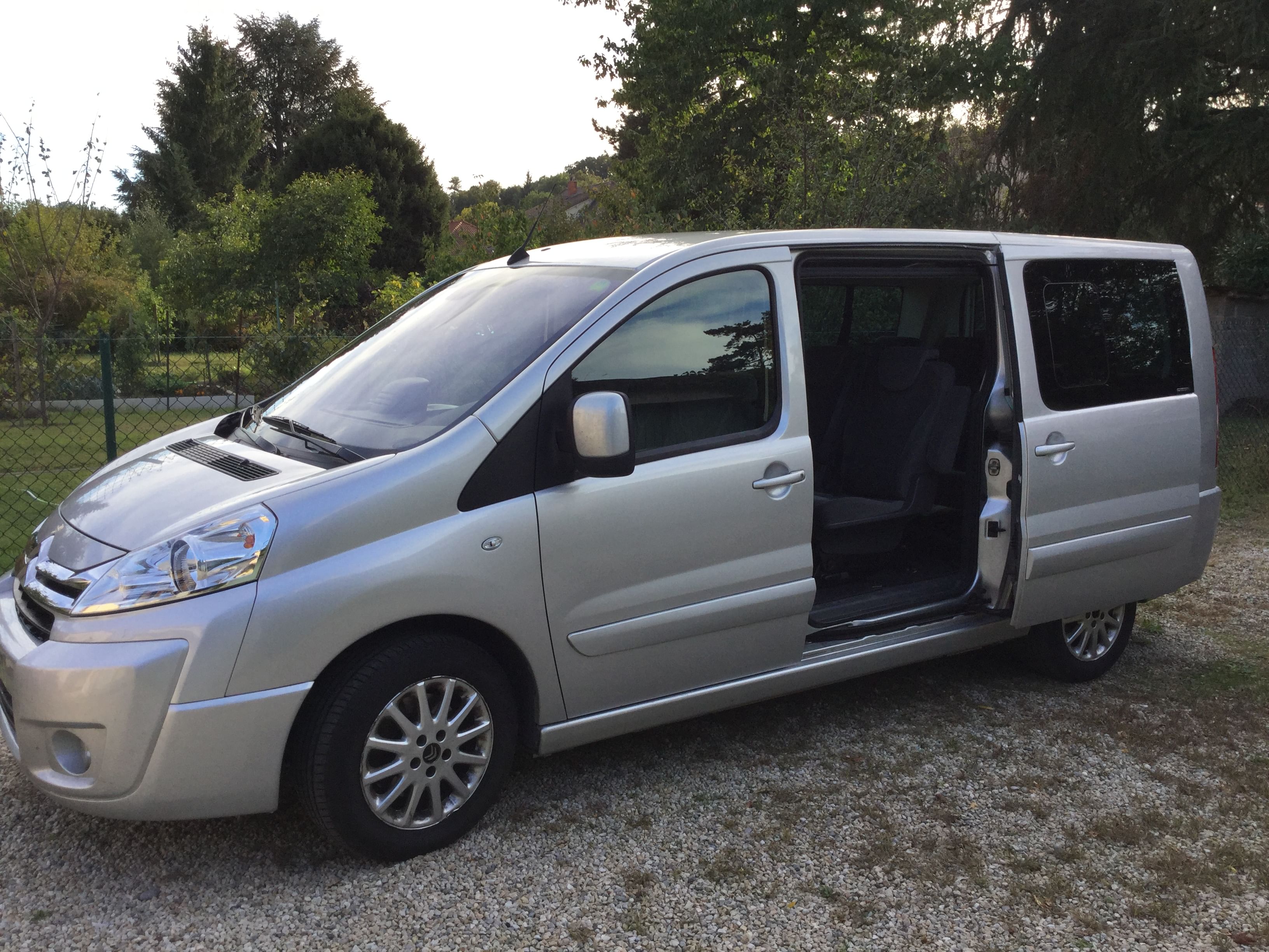 Location Minibus Citroen Jumpy Multispace 2014 Diesel 9 places à Oullins (4 Rue du Petit Revoyet ...