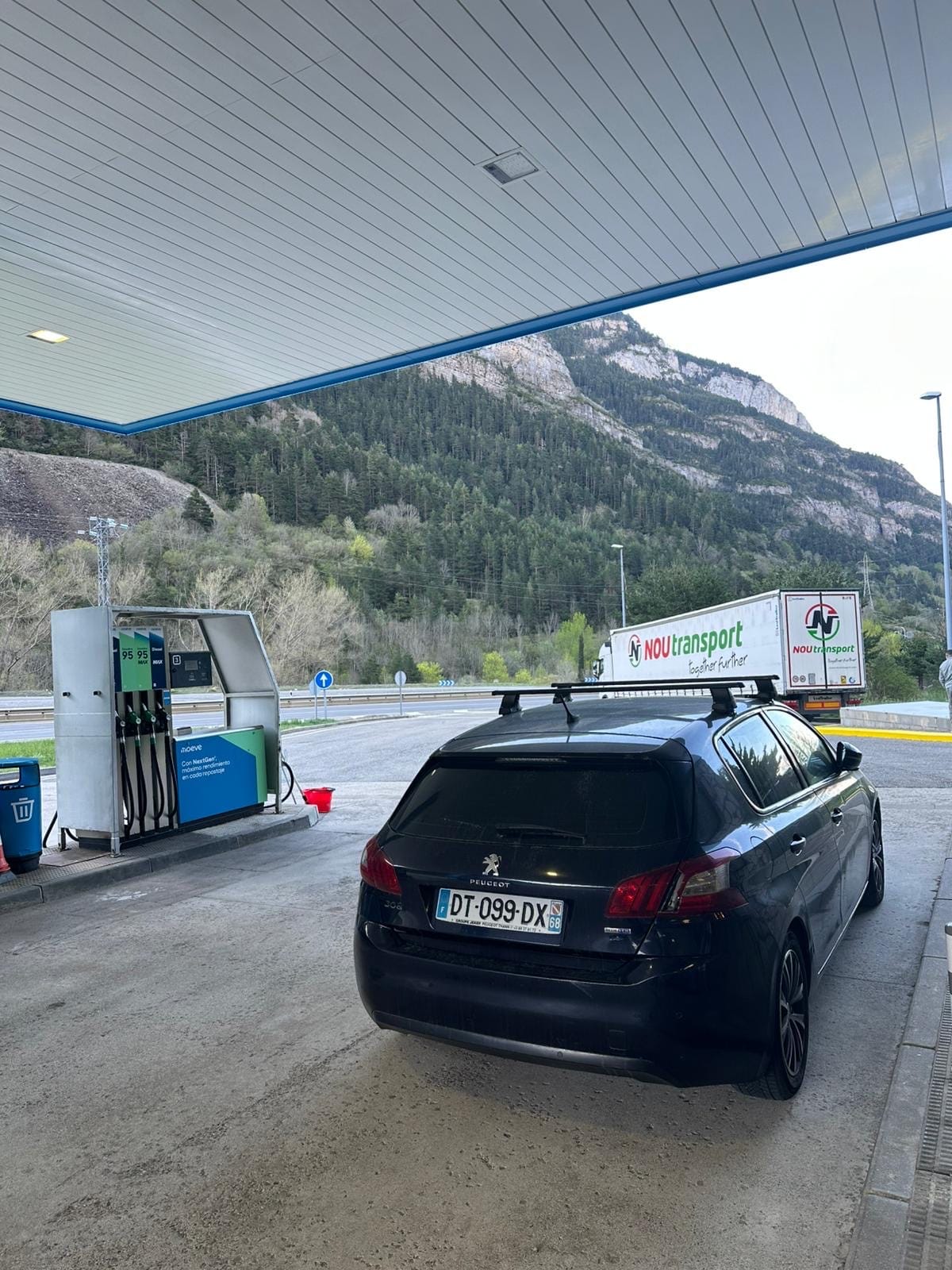 Location Peugeot 308 2015 à Meaux (22 Rue Aristide Briand) - Getaround