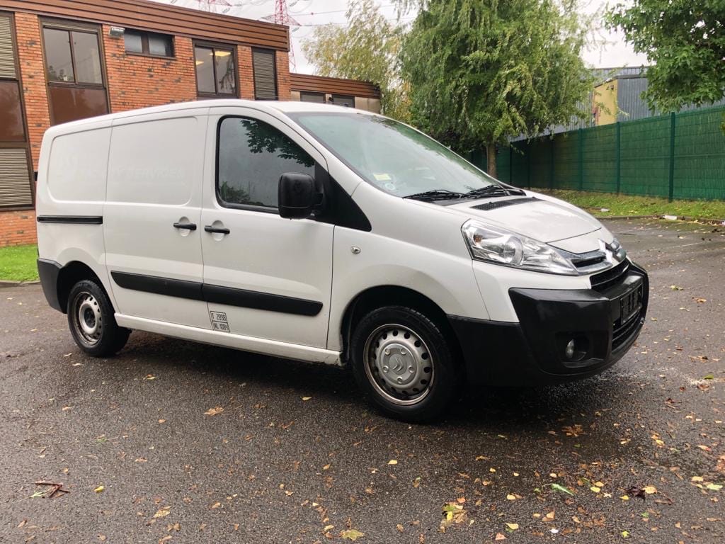 Location Utilitaire Citroen Jumpy 2015 Diesel à Arcueil (Rue du Colonel ...