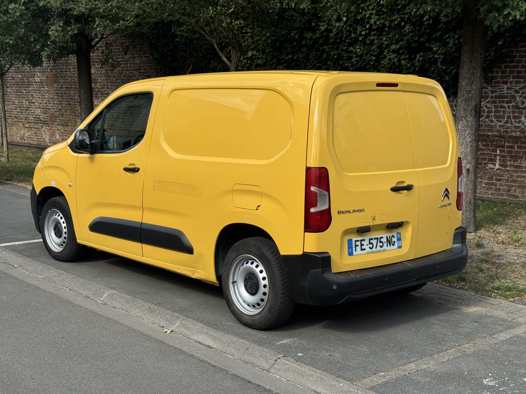 Location Utilitaire Citroen Berlingo Plancher Cabine 2019 à Mons En ...