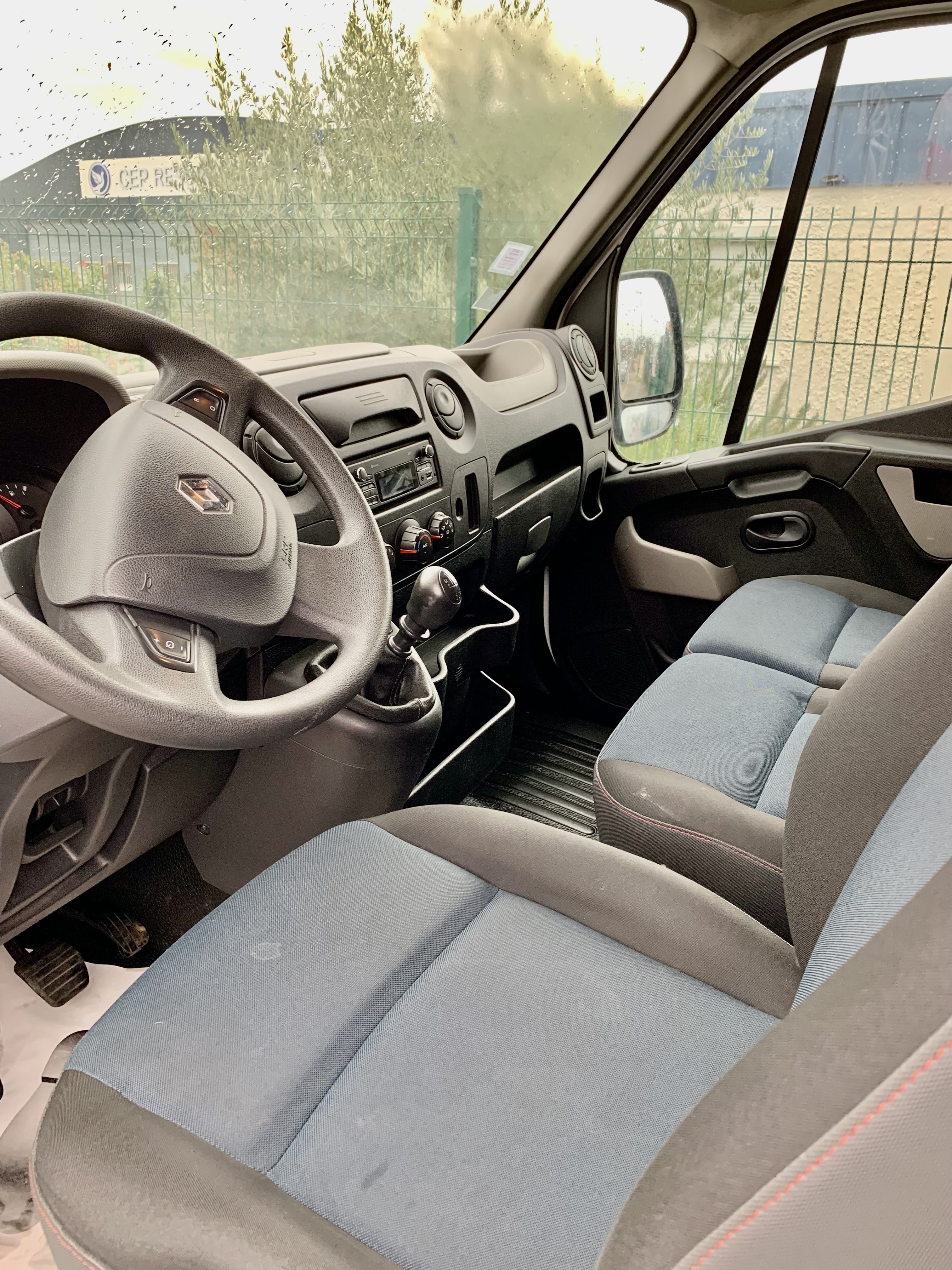 Location Utilitaire Renault Master 2016 Diesel à Nanterre (126 Av ...