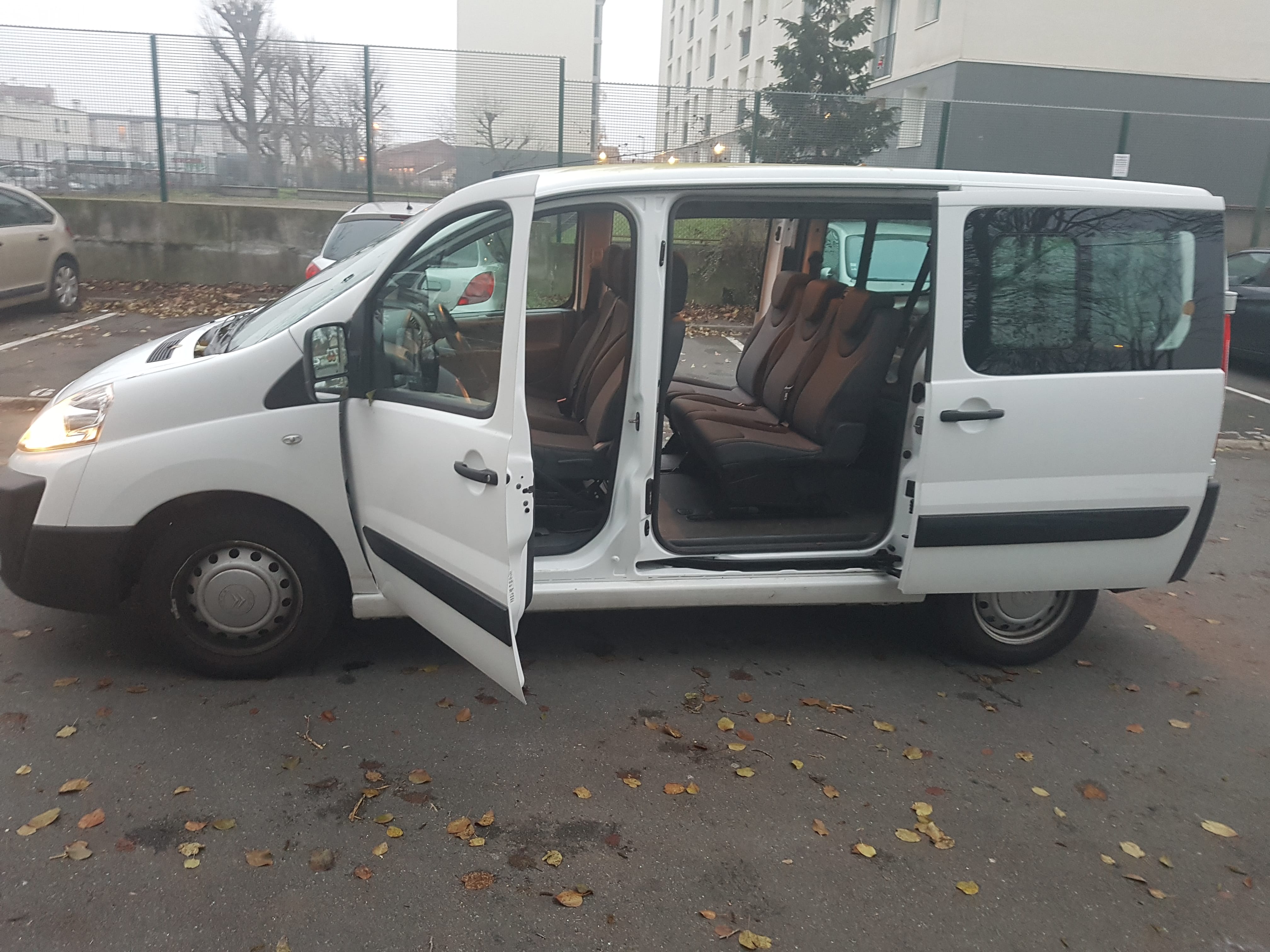 Location Minibus Citroen Jumpy Multispace 2011 Diesel 9 places à Saint Ouen Sur Seine (Mairie de ...