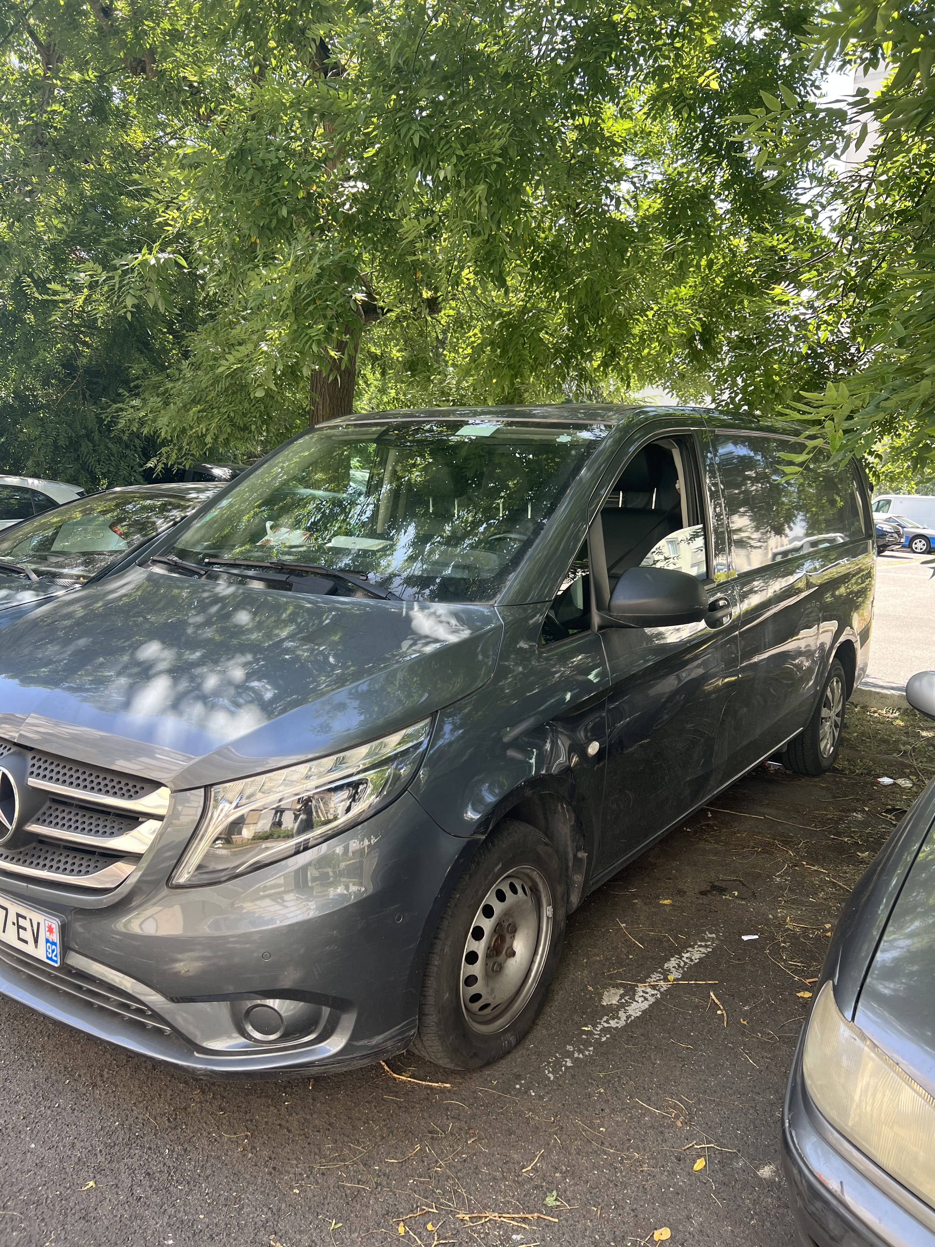 Location Utilitaire Mercedes-Benz Vito 4MATIC Fourgon 2017 Diesel à ...