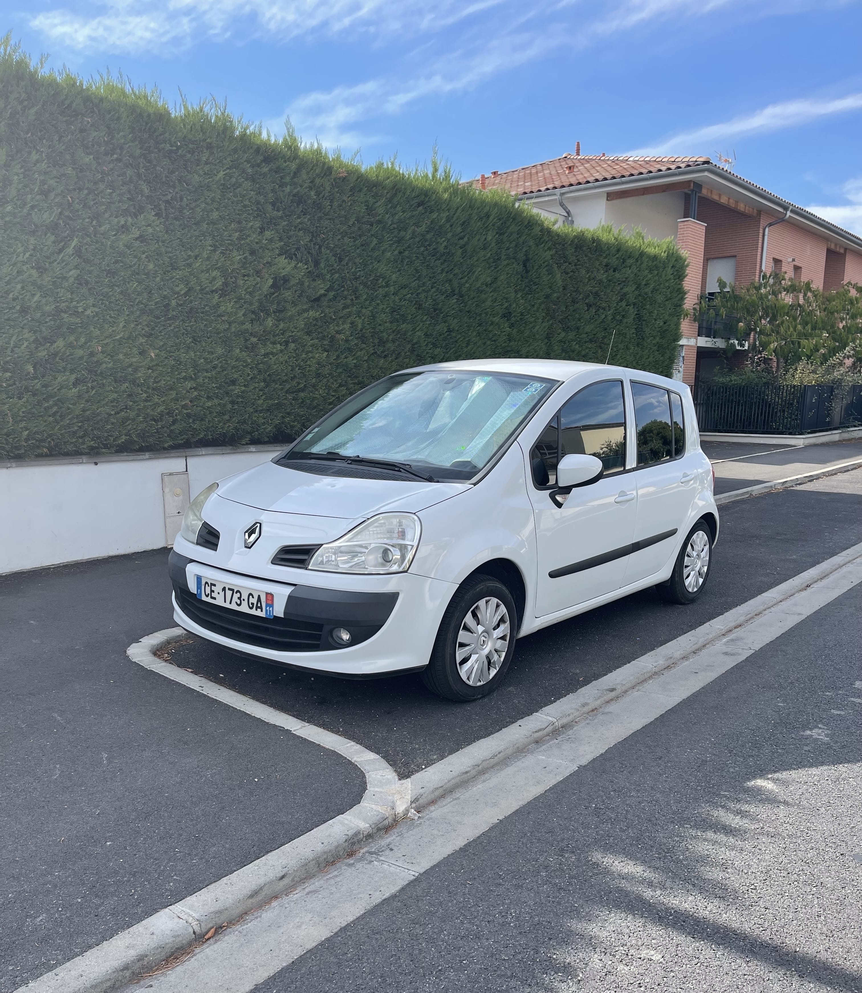 Location Renault Modus 2012 Diesel à Blagnac (12 Pl. Marcel Dassault ...