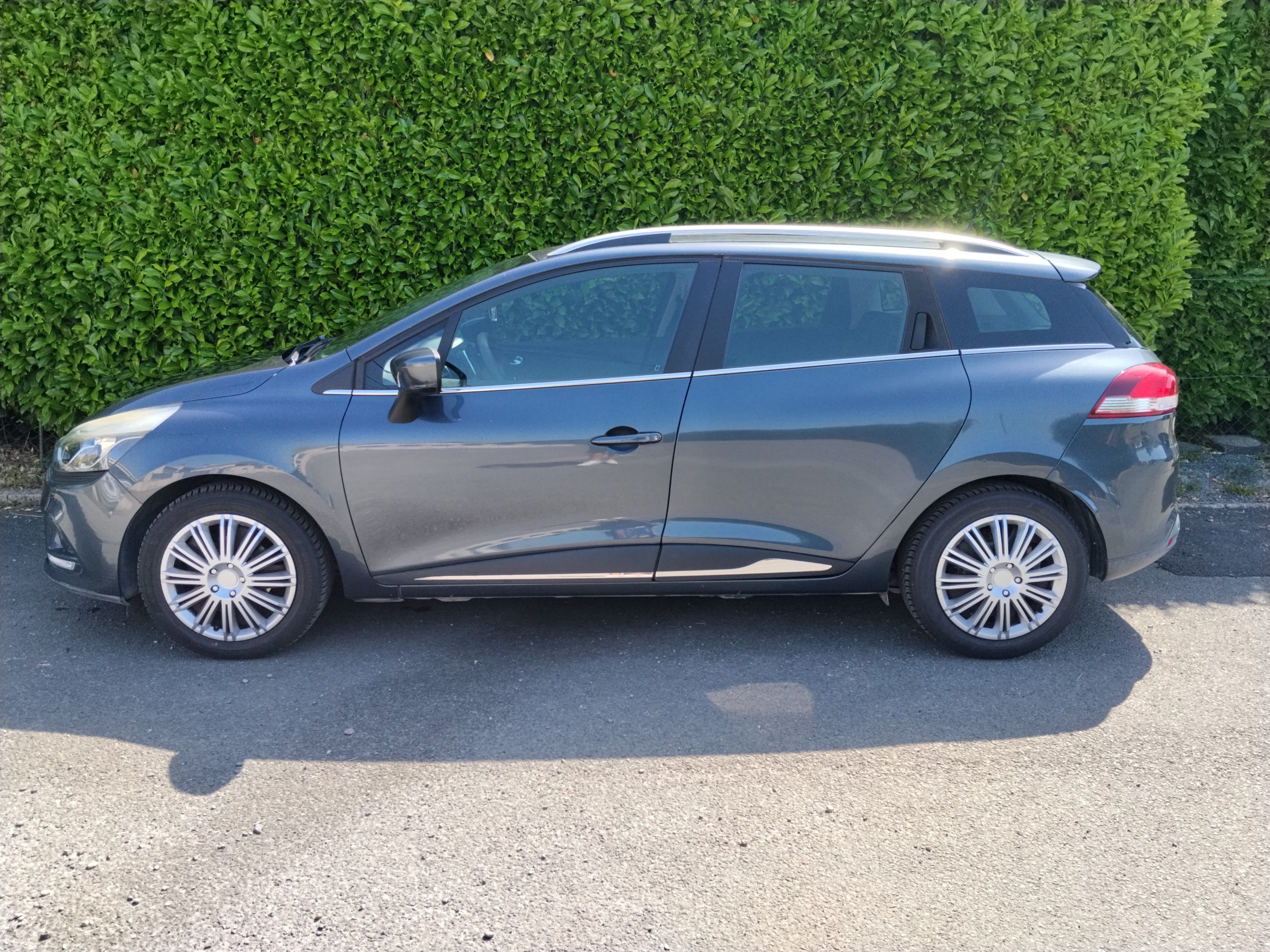 Location Renault Clio Estate 2017 Diesel à Villefranche Sur Saône (120 ...