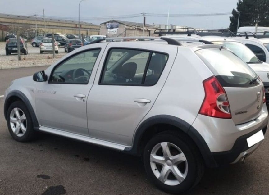 Location Dacia Sandero Stepway 2010 Diesel à L'île Rousse (Rue Jean ...