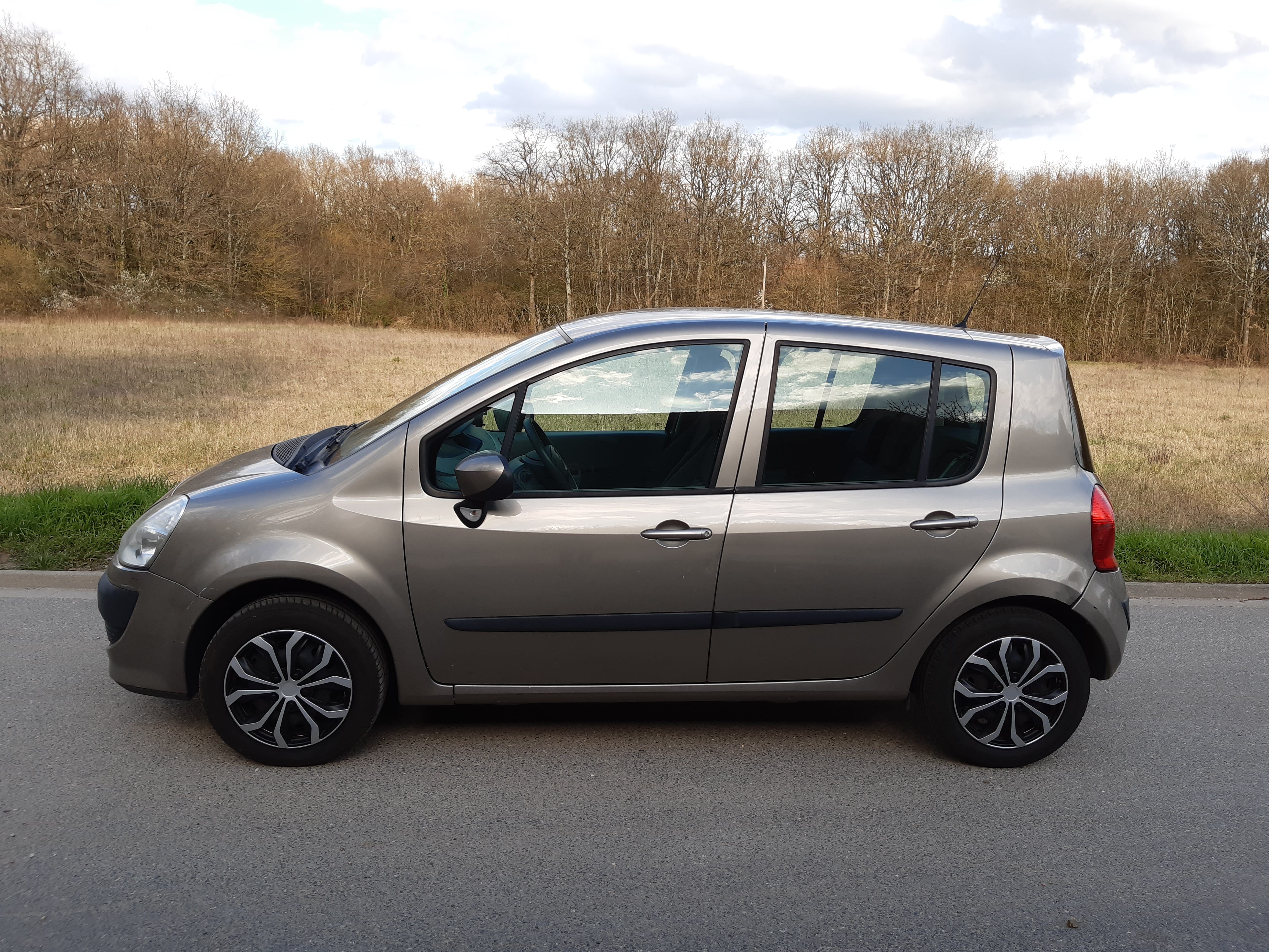 Location Renault Modus 2011 Diesel à Corbeil Essonnes (25 Allée ...