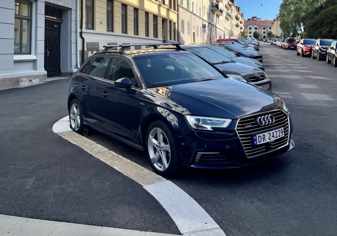 Lei en Audi A3 e-tron 2017 Automatisk i Oslo (Torshovgata) - Getaround
