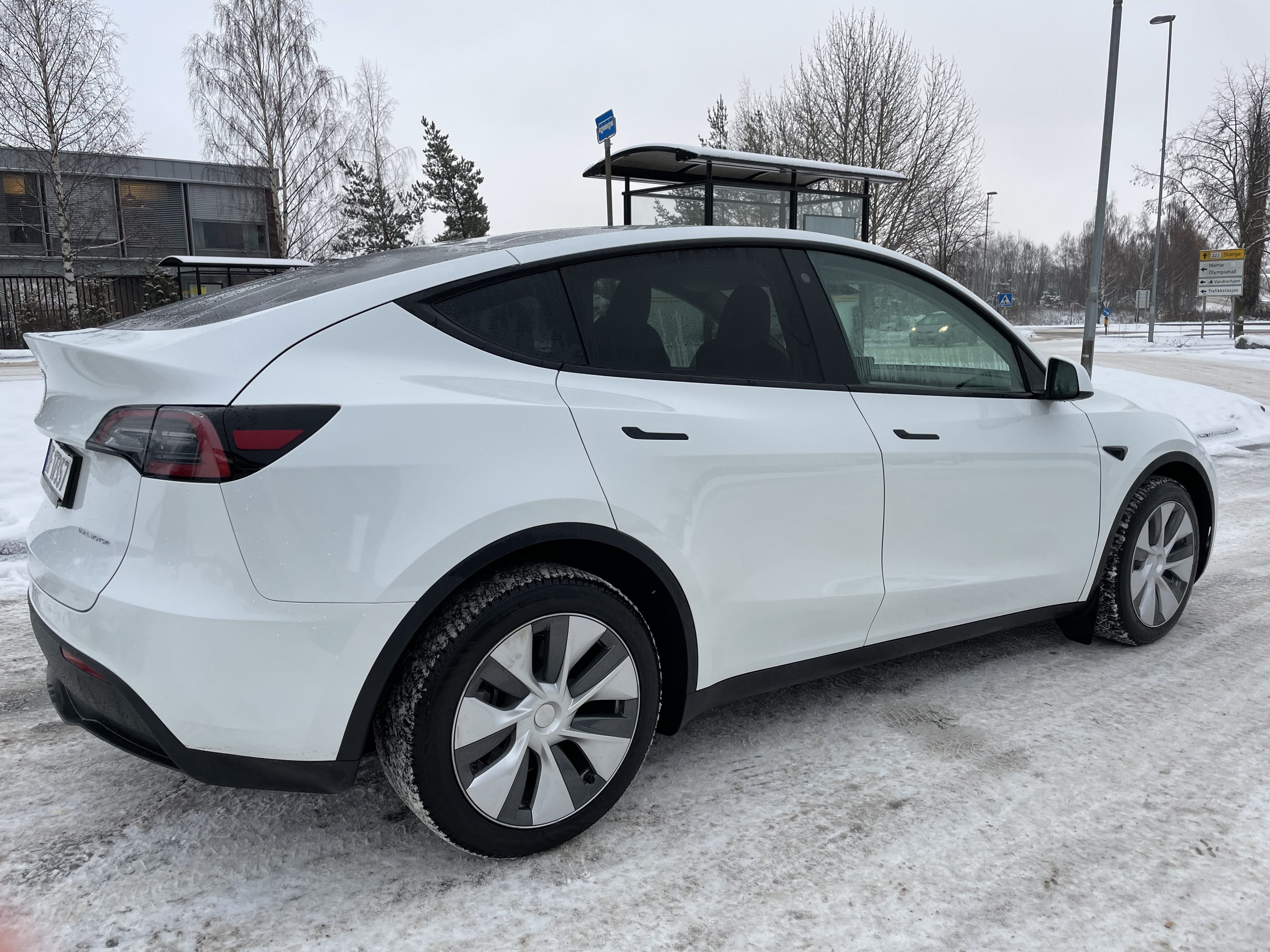 Lei en Tesla Model Y 2022 Elektrisk Automatisk i Hamar (Torggata 13 ...